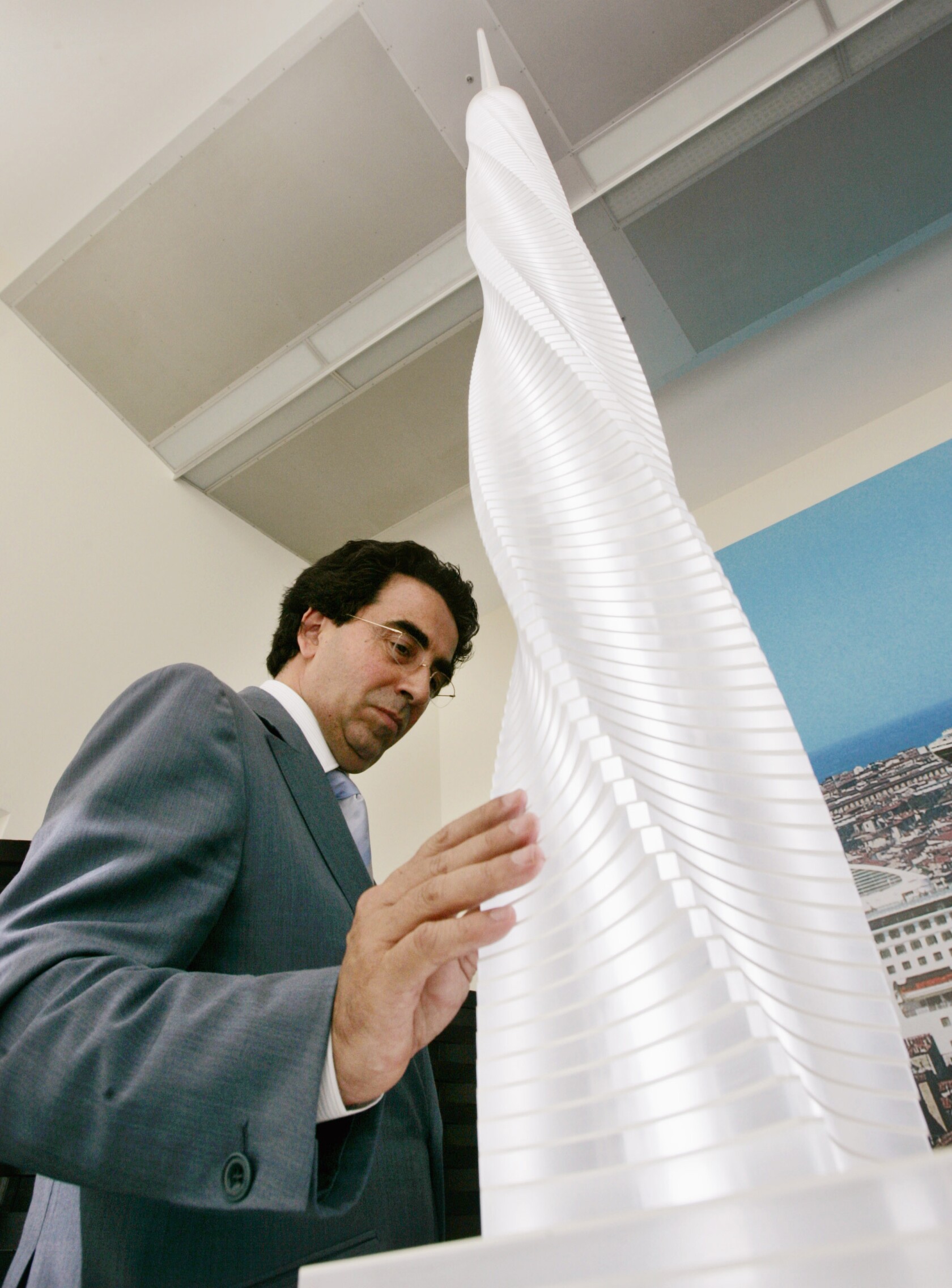 At old Chicago Spire site, construction begins on pair of towers called ...