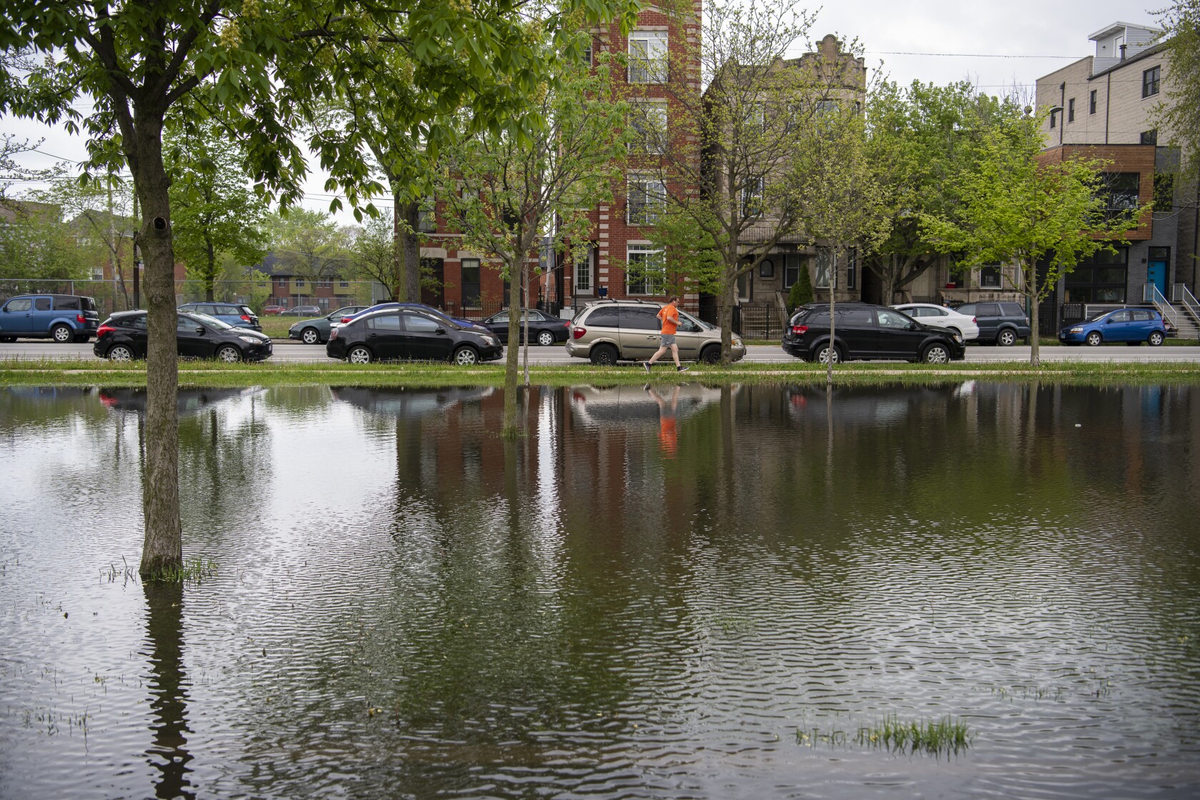 Chicago sues five giant oil companies, accusing them of climate change ...
